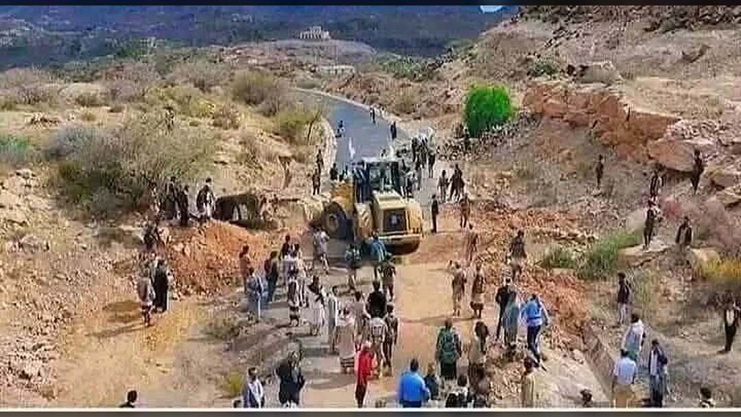 اعادة فتح طريق الضالع الرابط بين صنعاء وعدن بعد سنوات من الإغلاق ومنع ...